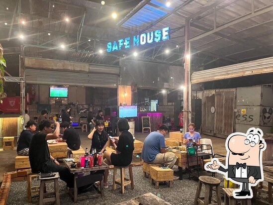 Menu at Safe House Café pub & bar, San Sai Luang