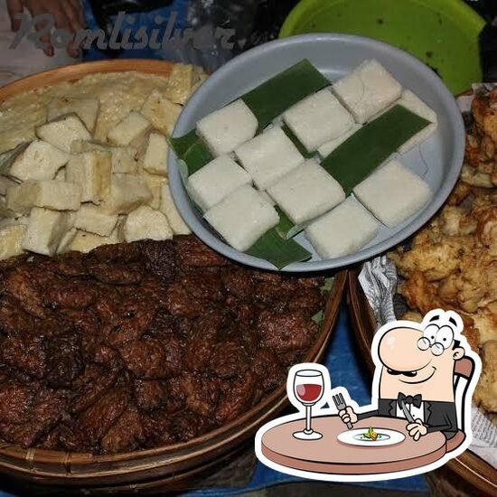 Café Pecel Dan Puli Tempe Mbah Tomejo, Semanu