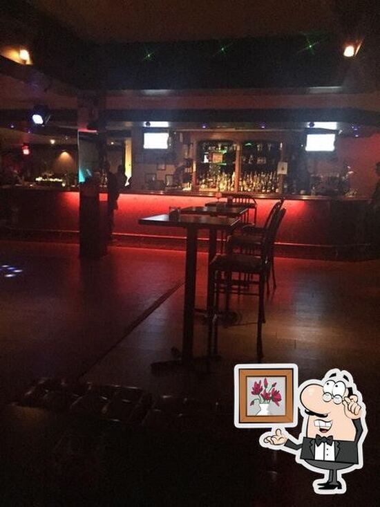 Flamingo's Restaurant & Bar, Toronto - Restaurant menu, prices and reviews