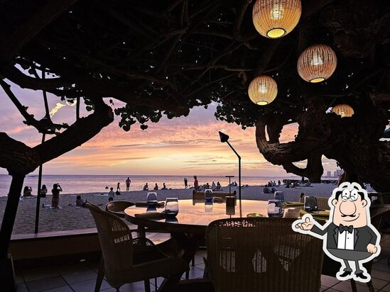 Hau Tree, Honolulu - Restaurant menu, prices and reviews