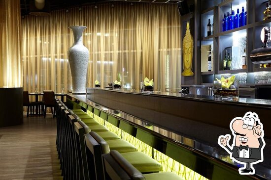 Siam DIX30 restaurant, Brossard, 155 Promenade des Lanternes #210 ...