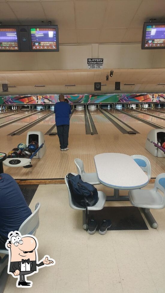 Menu at Funtime Bowl, Forest Park