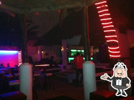 Sunset Lounge Manzanillo pub & bar, Manzanillo - Restaurant reviews