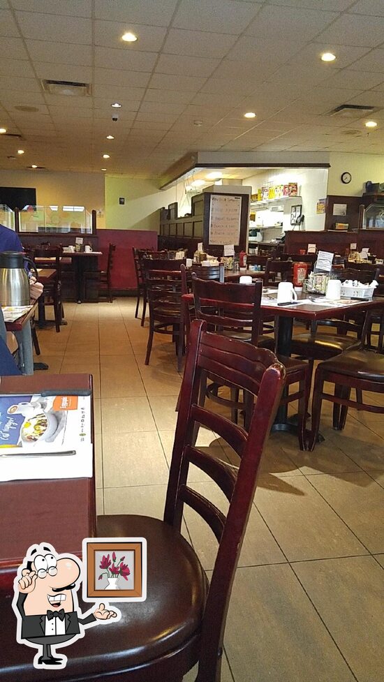 Eggsquis, Magog - Restaurant menu, prices and reviews