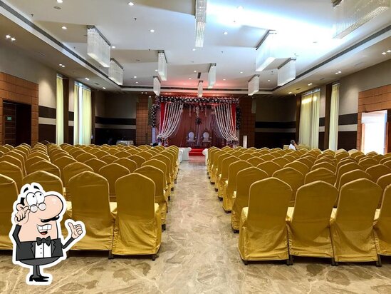 Phoenix Resort Best Destination Wedding Venue, Top Banquet Hall ...