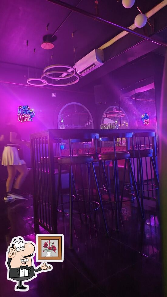 Cosmos Bar Makati, Makati - Restaurant menu, prices and reviews