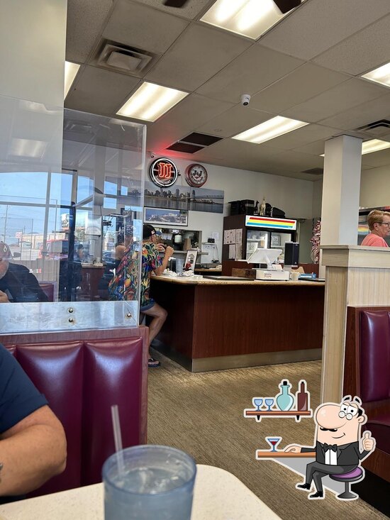 J & J Restaurant, Cincinnati - Restaurant menu, prices and reviews