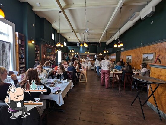 Hartwood Restaurant & Whispers Pub, Glenshaw - Restaurant menu, prices ...