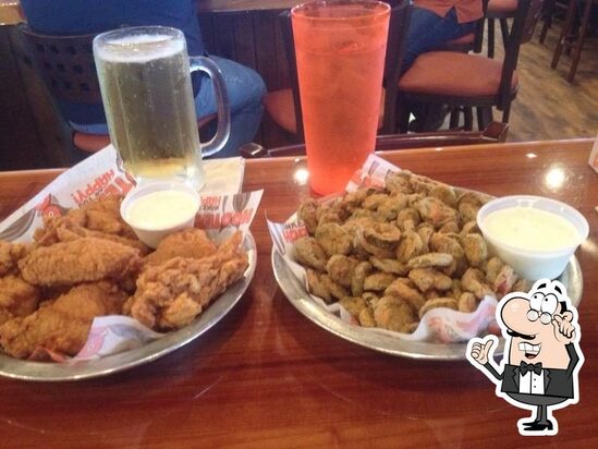 Hooters, Pasadena - Menú del restaurante, precios y reseñas