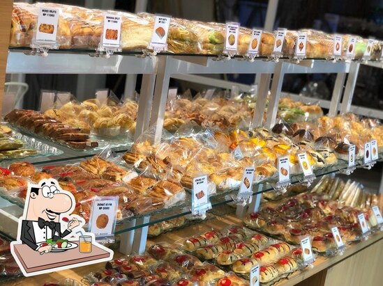 LYLY BAKERY & KEDAI KOPI, Grabagan - Restaurant reviews