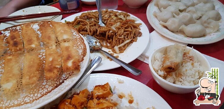 Dumpling House Restaurant, 328 Spadina Ave. in Toronto - Restaurant reviews