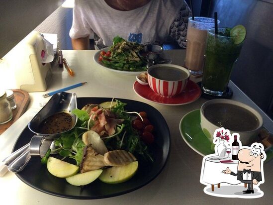 Menu at Salad On Demand restaurant, Bangkok, 60 Phra Athit Rd