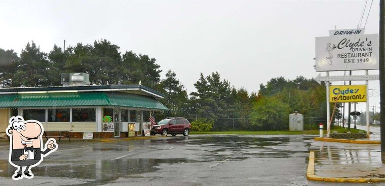 Menu at Clyde's Drive-In restaurant, Manistique