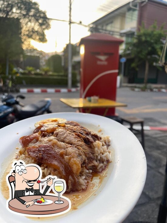 Stew Pork Leg in front of Phra Singh Post Office restaurant, Chiang Mai ...