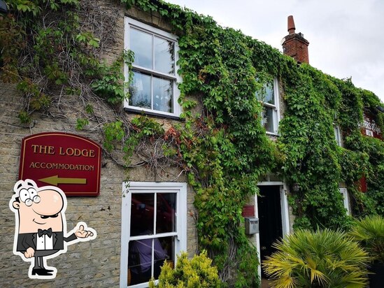 Menu at Hunters Lodge Inn pub & bar, Wincanton, Leigh Common