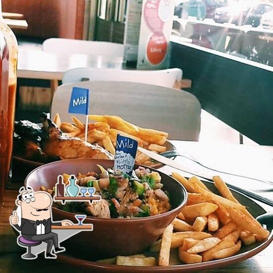 Restaurante Nando's Point Cook Town Centre, Point Cook, Cnr Main St ...