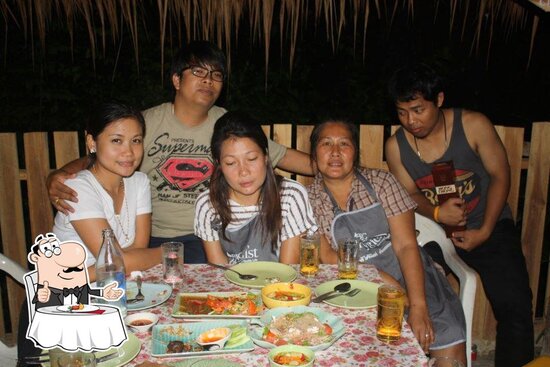 จันทร์พันดาว restaurant, Den Chai