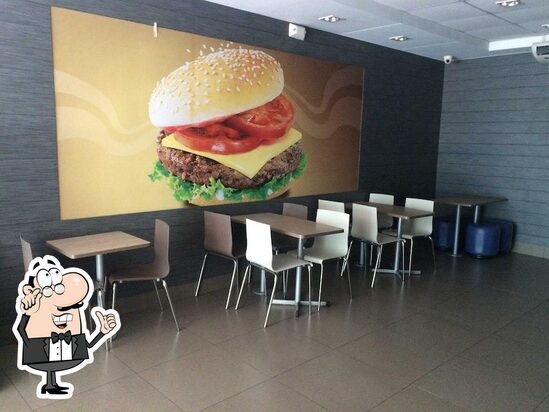 Menu at Jollibee restaurant, Manila, JOLLIBEE RAON