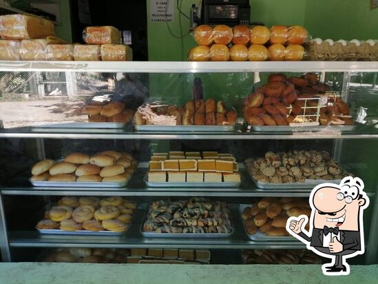 Malunggay Bakery, Lobo