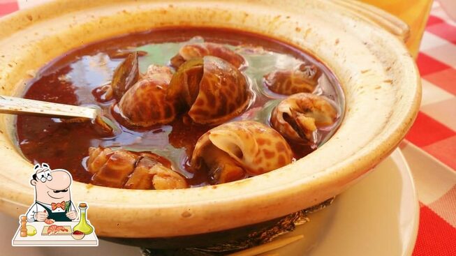 Sampan Seafood restaurant, Hong Kong, 16 Yung Shue Wan Main St ...