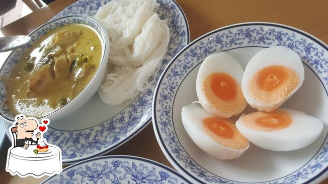 Kanom Jeen Nam Ya Poo (Rice Noodles with Crab Curry Sauce) restaurant ...