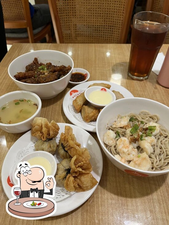 Menu at Winglok Hongkong Dimsum Pregolan restaurant, Surabaya
