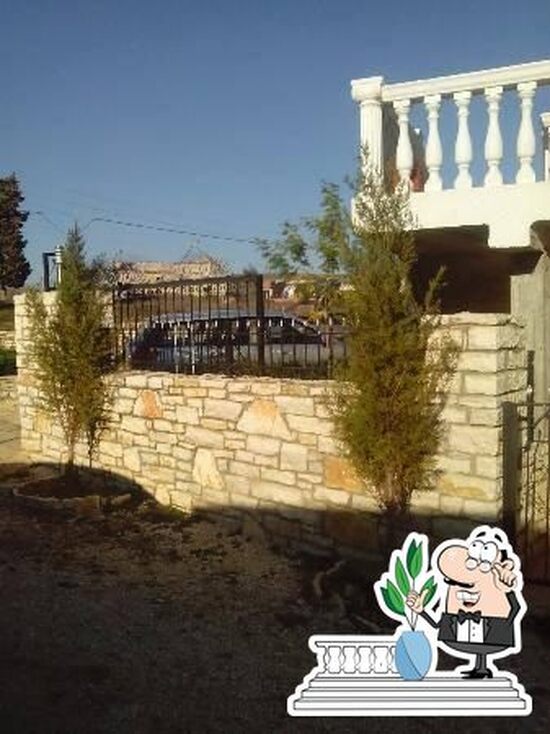 BAR RESTORANT VERANDA, Berat