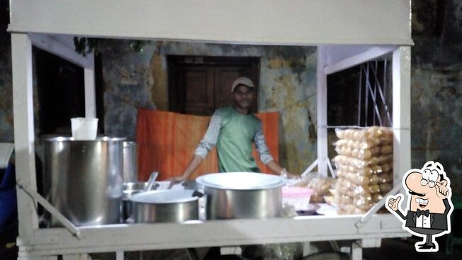 Menu at famous chaat shop, Ranchi