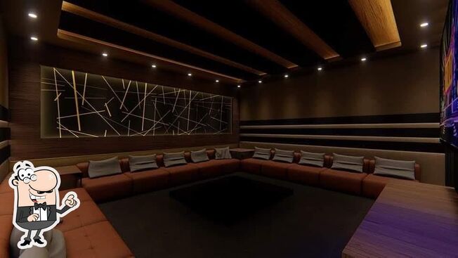 JUNA Luxury Lounge pub & bar, Manila - Restaurant reviews