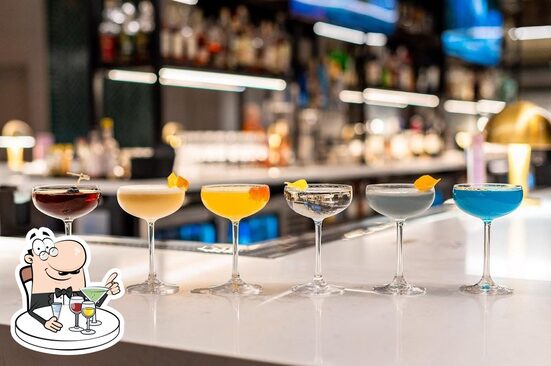 Lyric Bar in Houston - Restaurant menu and reviews