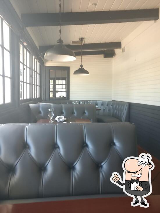 Treehouse Grill in Agoura Hills - Restaurant menu and reviews