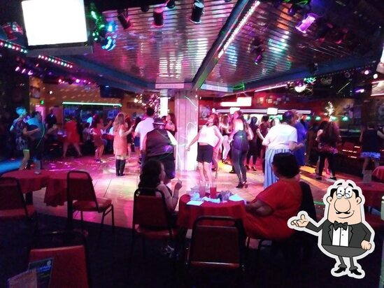 Crocodiles Nightclub in Modesto - Restaurant reviews
