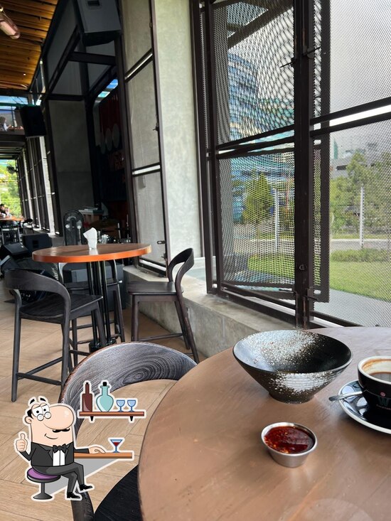 Weekend.ers Backyard restaurante, Sumur Batu — carta, precios y opiniones
