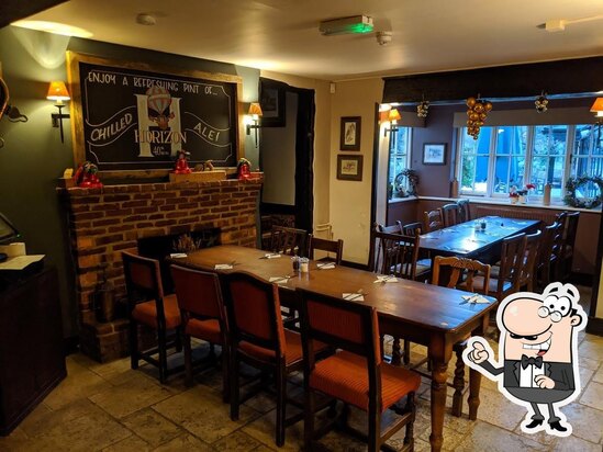 Menu at The High Corner Inn pub & bar, Ringwood, Linwood