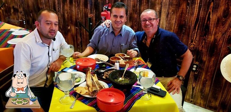 Restaurante La Guaripa Norteño Grill, Santiago de Querétaro, Av. 5 de ...