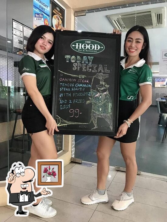 The Hood Bar & Restaurant, Pattaya City - Restaurant reviews