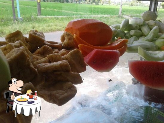 Menu at Rujak Buah Pak Taji, Kembiritan