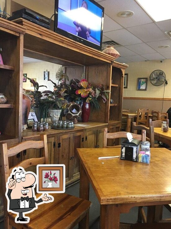 Los Jarrones, El Paso - Restaurant menu, prices and reviews