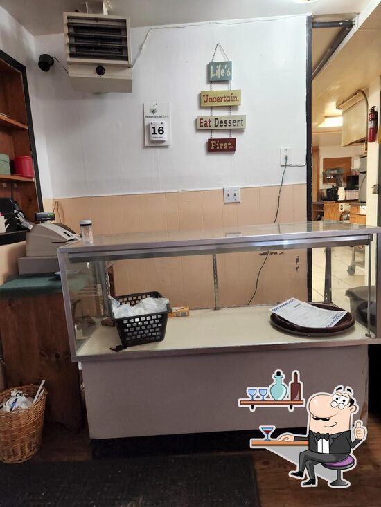 D & B Cafe, Ainsworth - Restaurant menu, prices and reviews