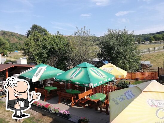 Občerstvení terasa "U třech pašíků" restaurant, Loděnice