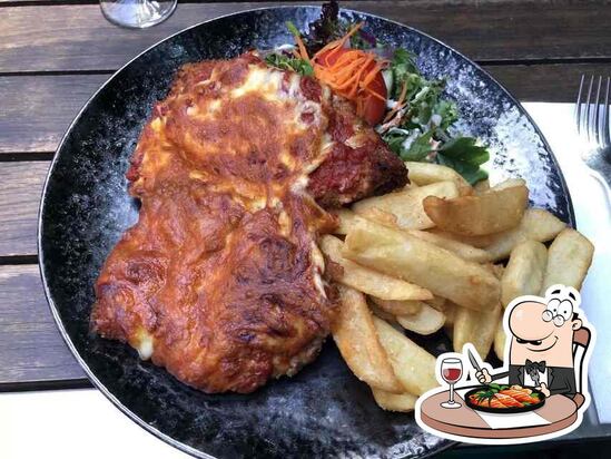 Bells Hotel, 157 Moray St in South Melbourne - Restaurant reviews