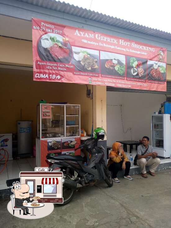 Menu at Ayam Geprek Hot Shocking restaurant, East Jakarta, QWH4+GCG