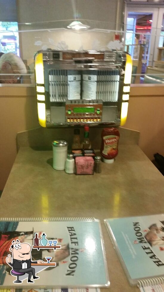 Halfmoon Diner, Troy - Restaurant menu, prices and reviews