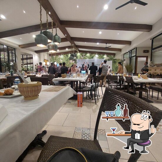 Layar Seafood KH Abdul Wahab Siamin, Surabaya - Restaurant menu, prices ...
