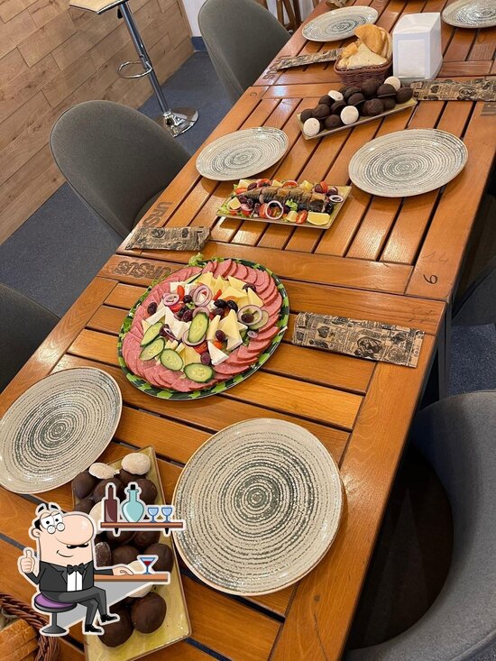 LA CIUPERCA VALU SRL, Valu lui Traian - Restaurant reviews