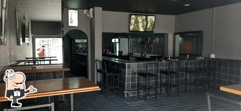 Menu at Two Dogs Pub & Grill, Bloemfontein