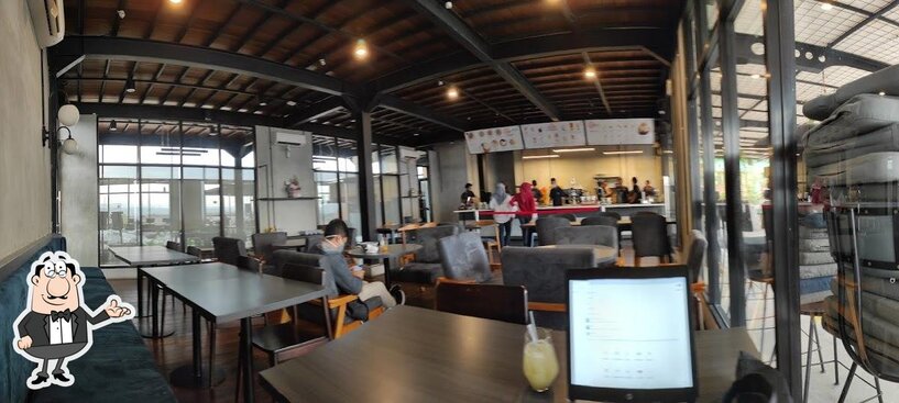 Arah Awan Coffee & Bar (RELX), Semarang - Restaurant reviews