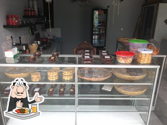 Menu at Bakery Mama Nur, Sukajaya