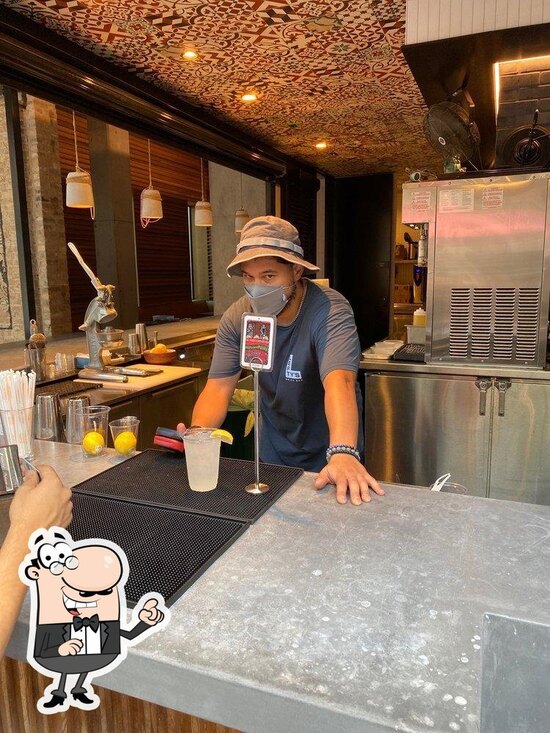 Lefty's Brick Bar, Austin - Restaurant menu, prices and reviews