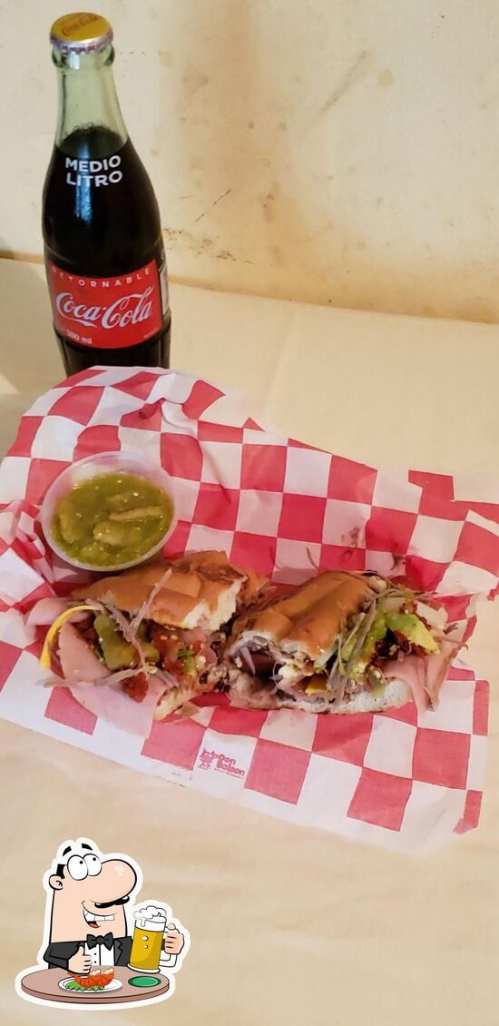 Menu at Tortas de la Barda "Estilo Tampico", Río Bravo